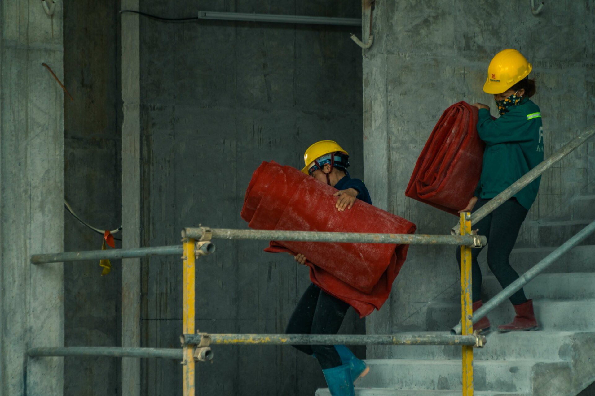 Employees Roles in HSE Responsibility - Apex Environmental